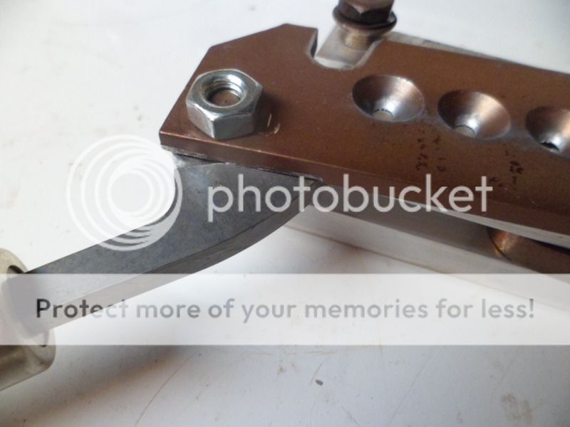 Modifications to a Lee 6 cavity mold for easier sprue cutting