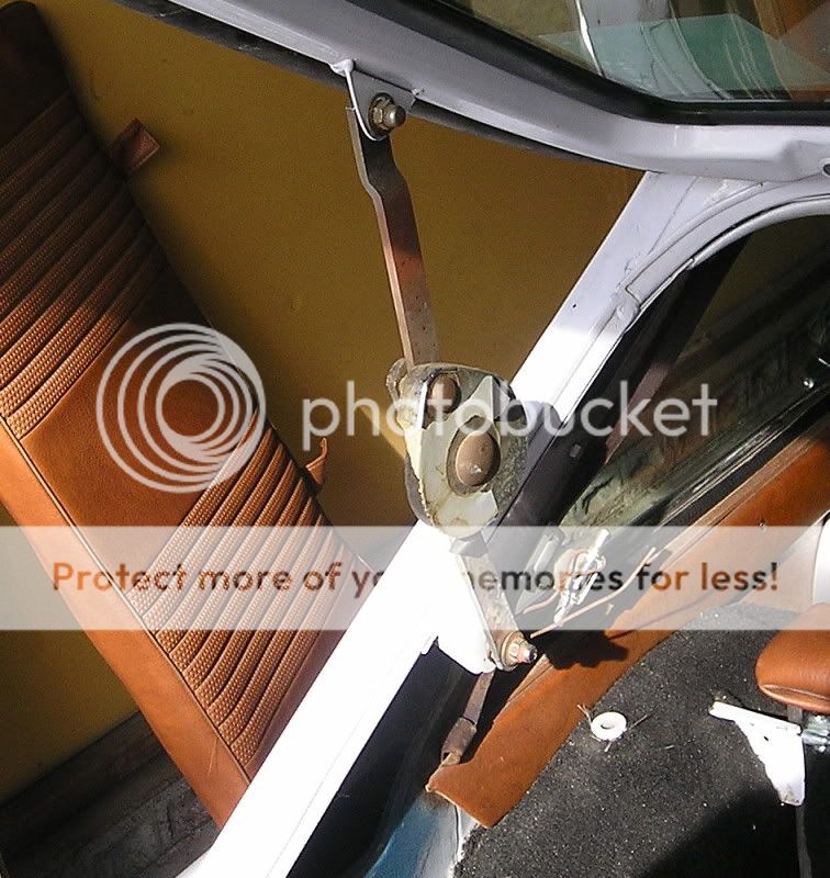 GT Hatch Struts, install and pics : MGB & GT Forum : The MG Experience